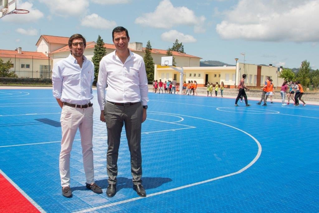 VILA NOVA DE POIARES: Campo de jogos da EB2,3/S Dr. Daniel de Matos com ...